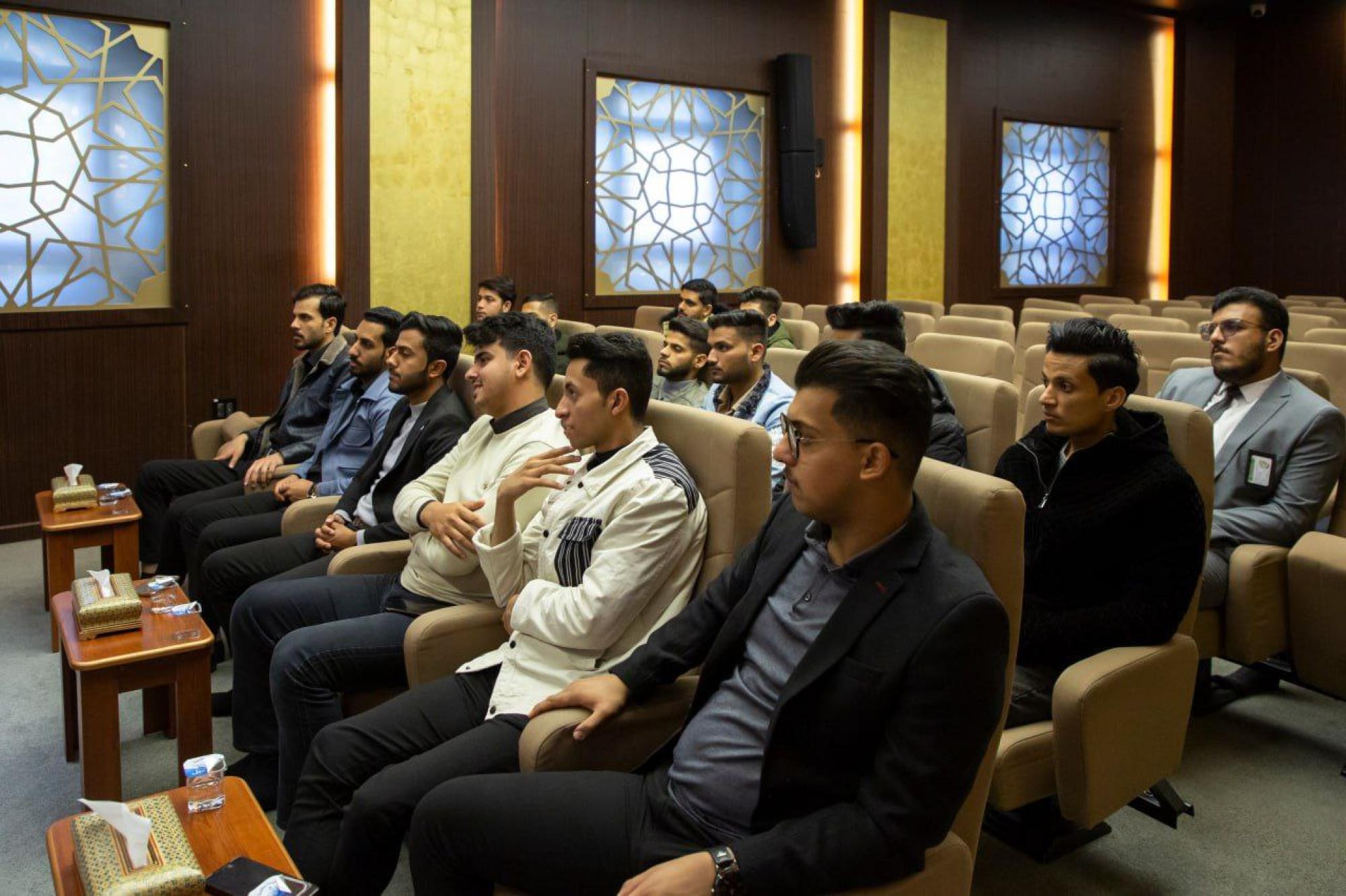 قسم العلاقات العامة ينظم برنامجًا ثقافيًّا لوفد طلابي من الجامعة